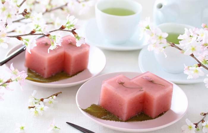 5 Makanan Jepang Dengan Komposisi Bunga Sakura - Ryokotomo